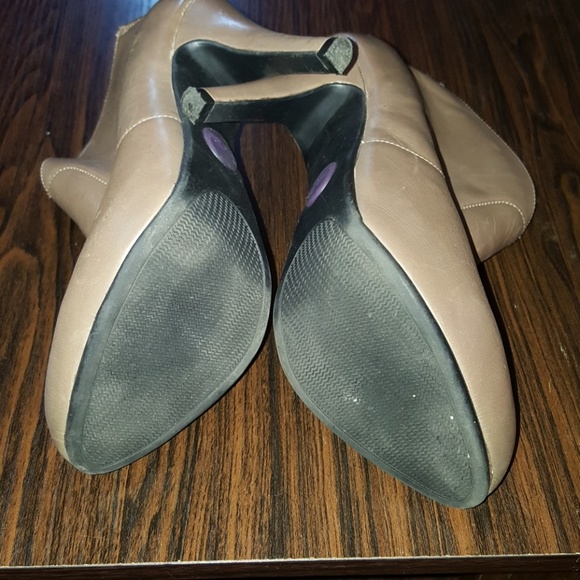 me too | Shoes | Me Too Neutral Taupetan Booties | Poshmark